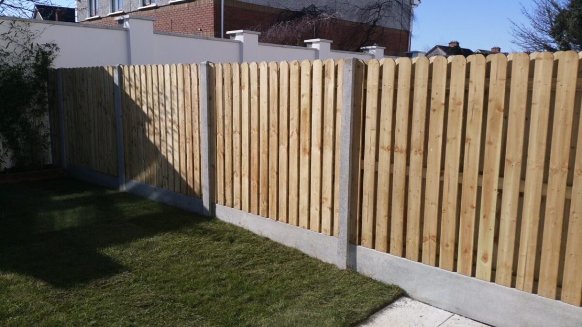 Hit and Miss Vertical Fencing – Ballyfree Garden Sheds